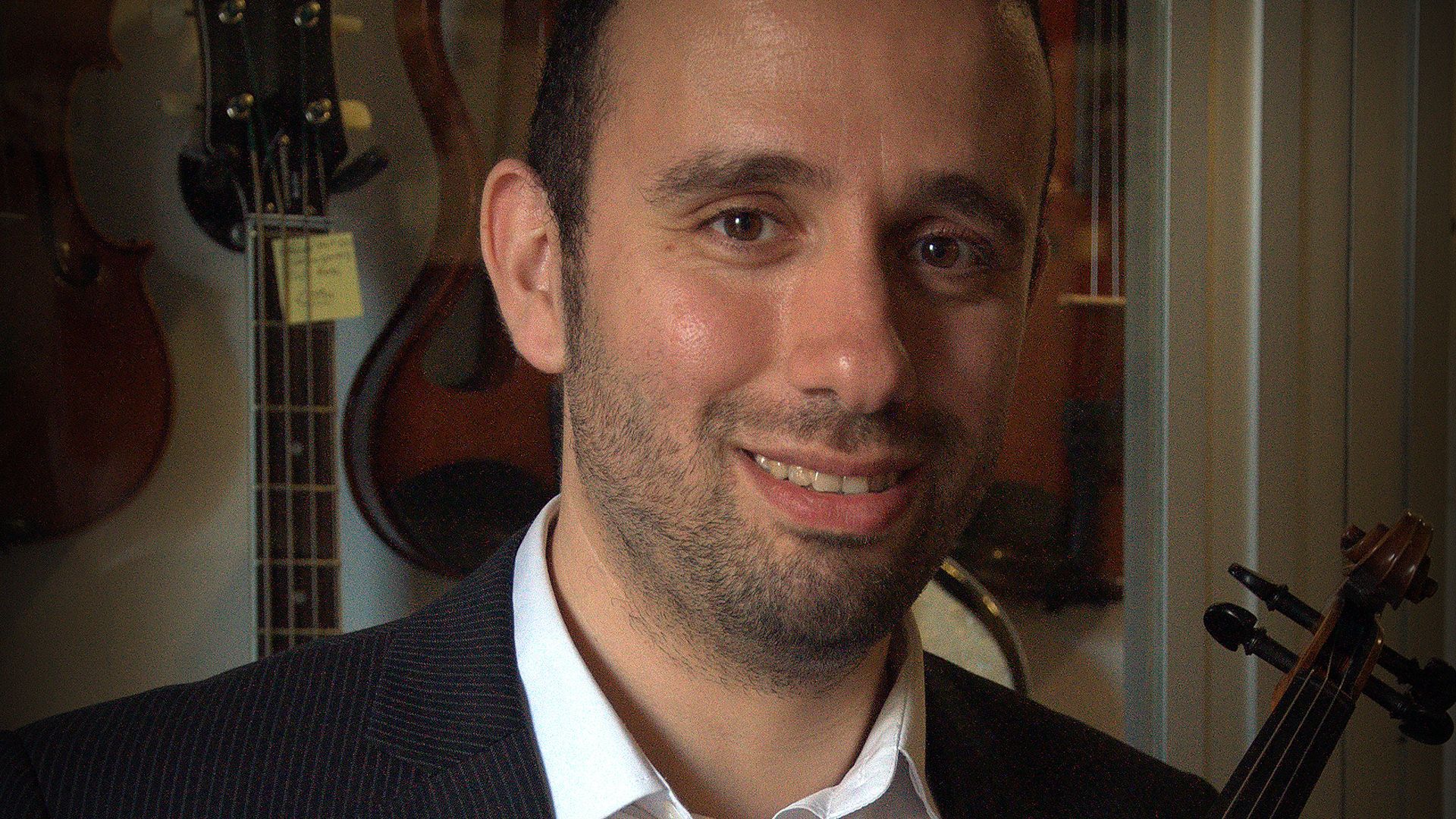 Simon Vella | Höfner Dealer